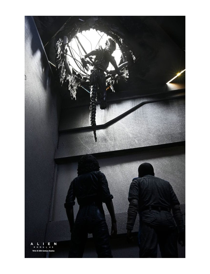 Neca Alien Romulus Suspended Lab Xenomorph XX121 Deluxe