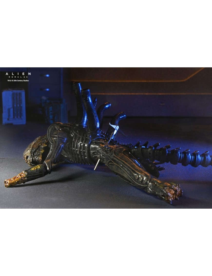 Neca Alien Romulus Suspended Lab Xenomorph XX121 Deluxe