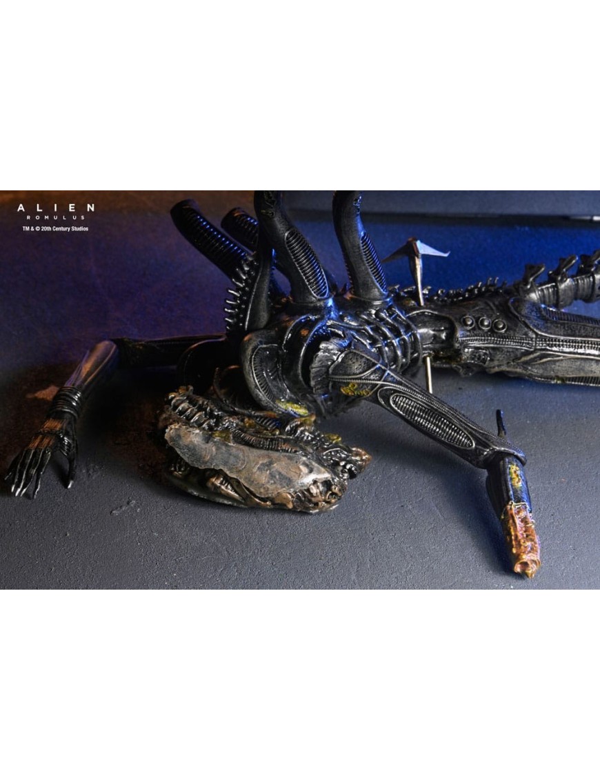 Neca Alien Romulus Suspended Lab Xenomorph XX121 Deluxe