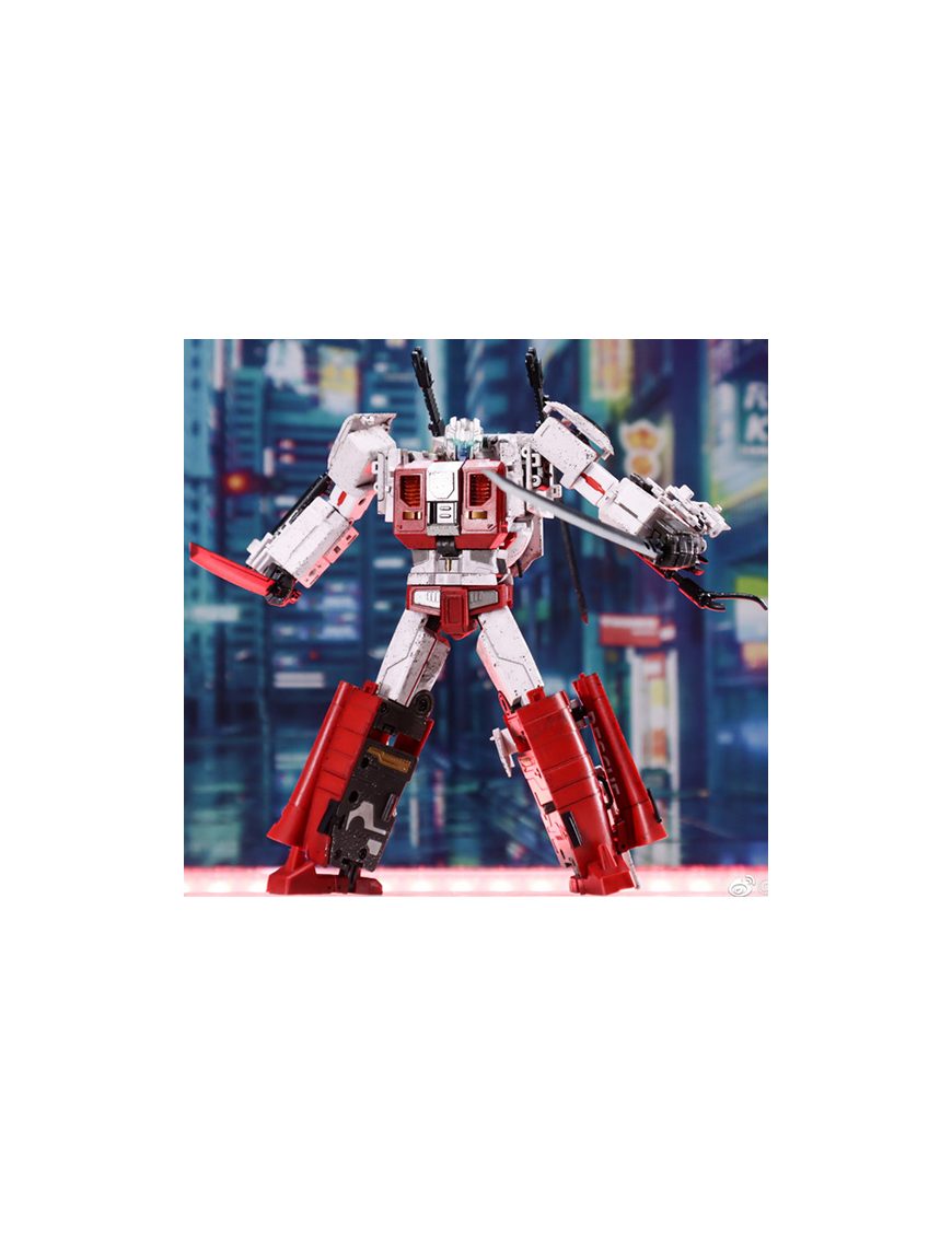 Generation Toys GT-08 Transformers Guardian Battle Damage Version